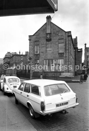 20243077-Exterior of Leith hospital, Edinburgh, in April 1977. - Iconic ...