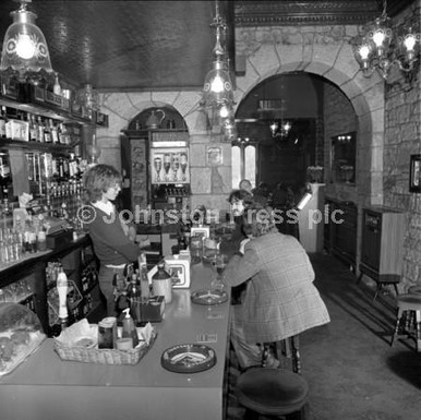 20326039-Customers in Nicky Tam s bar in Edinburgh, April 1979 ...