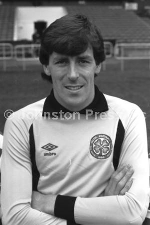 22619442-Head shots of the Celtic football team taken at the start of ...