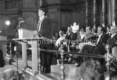 22619783-Liberal politician David Steel makes a speech when he is ...