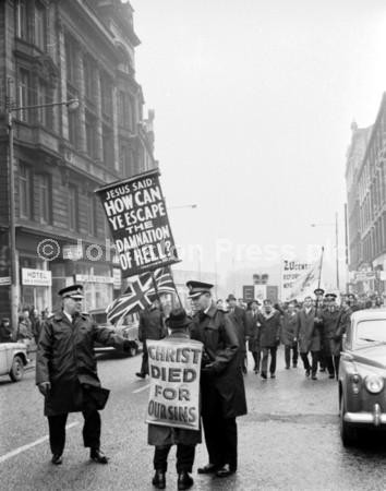 20364186-Pastor Jack Glass leads the Twentieth Century Reformation ...