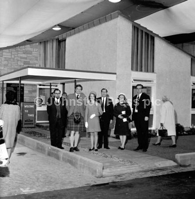 20364445-Scottish entertainer Jimmy Logan in kilt outside the Miller ...