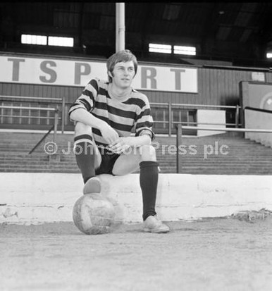 20364821-A view of the Hearts player Peter Oliver - National World ...