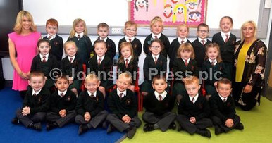 35421595-P1 Pupils at Millington Primary School pictured with teacher ...
