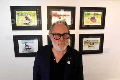 39573023-Artist Jim Moir AKA Vic Reeves pictured with his Art ...