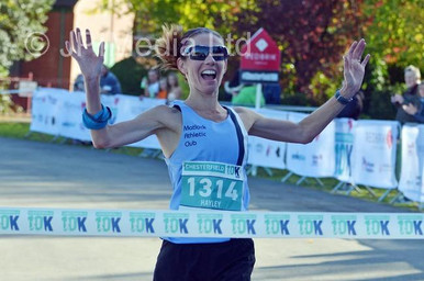 39589785-Redbrik Foundation Chesterfield 10K. 1st female runner Hayley ...