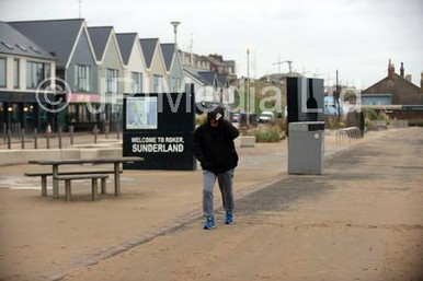 39295291-Storm Barra hits the coast at Roker, Sunderland. - National ...