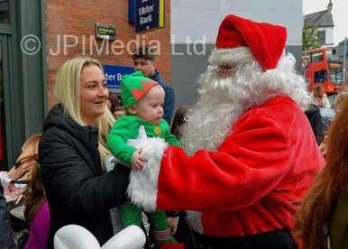 39610604-Children and parents gather at Foyleside Shopping Centre on ...