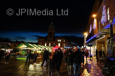39615518-Chesterfield Christmas lights switch on and Market 2022 ...