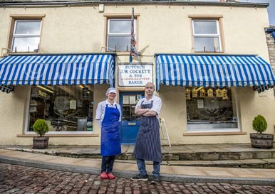 38908988-25 February 2021. . . . . Siblings Louise and Dan Cockett at ...