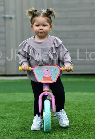 38925559-Oliver and Rebecca Broome, of Wortley, say their two year old ...