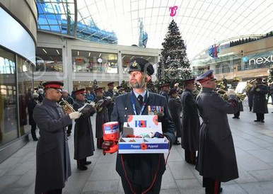 39227984-Poppy Sellers in Leeds City Centre, Leeds. . Gus Cunningham ...