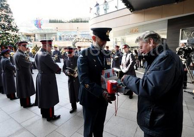 39227985-Poppy Sellers in Leeds City Centre, Leeds. . Gus Cunningham ...