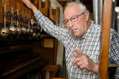 39179562-David Lowe Organist and tuner of the 1937 Wurlitzer organ at ...