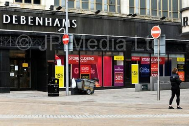 39182209-Debenhams Leeds still with store closed signs - National World ...