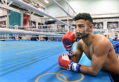 39194435-Pictured is Bradford boxer Harris Akbar at the EIS in ...