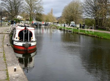 38941311-The Leeds Liverpool canal at Rodley, Leeds. stock - National ...