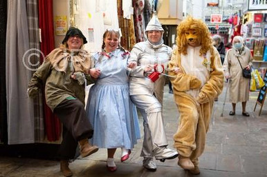 39292952-Market holders doing panto-themed Christmas prize trail ...
