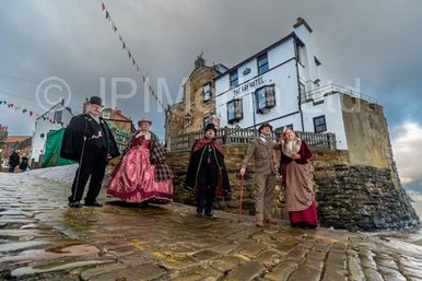 39292783-Date: 4th December 2021. Picture James Hardisty. Robin Hood s ...