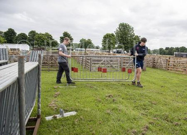 39035422-1 July 2021. . . . . Harry Lingard and Finn Lambert setting up ...