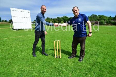 39052918-International cricket umpire and former England cricketer ...