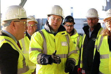 39618391-MP Penny Mordaunt pictured on a visit to Portsmouth Port to ...