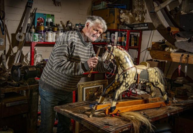 39627504-6 December 2022. . . . . Craftsman Steven Bulcock, owner of ...