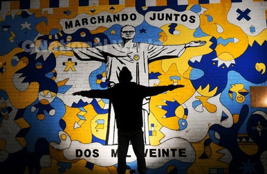 39628368-End of an Era. . A Leeds United Fan is pictured by the Marcelo ...