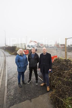 39307384-From the left, Sandra Mounsey, Duncan Mounsey and Dewsbury MP ...