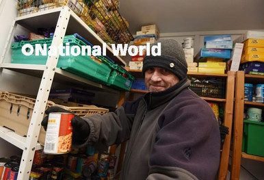 39631016-WIGAN - 16-12-22 Volunteer Ste Naylor at Ashton Food Bank ...