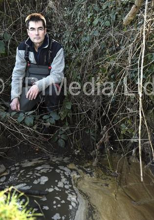 38522946-Pic Lisa Ferguson 04 02 2020 Resident Nick Benge at Bughtlin ...
