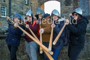 38460486-Schiltron! at Edinburgh Castle. Historic soldier Euan Lindsay ...