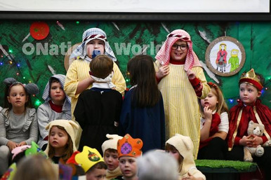 39633552-21-12-2022. Picture Michael Gillen. HALLGLEN. Hallglen Primary ...