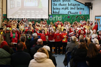 39633574-21-12-2022. Picture Michael Gillen. HALLGLEN. Hallglen Primary ...