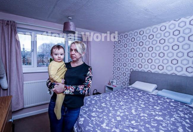 39635854-Hayley Hilton and husband Barry were upset after their bedroom ...