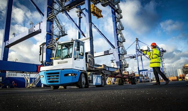 39638014-4 January 2023. . . . . The Terberg tractor fuelled by ...