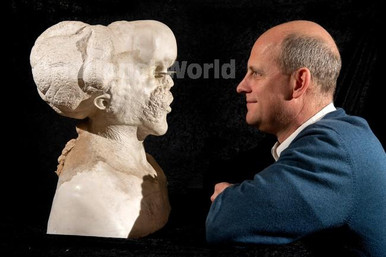 39641599-Auctioneer Andrew Baitson with the mould made to transform ...