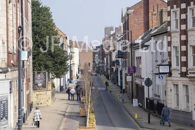 39385936-The part pedestrianisation of Ropergate in Pontefract. Picture ...