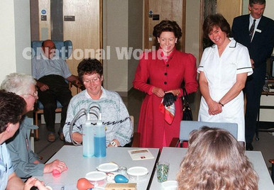 39647373-Princess Margaret with staff and patients at the Firth Wing at ...