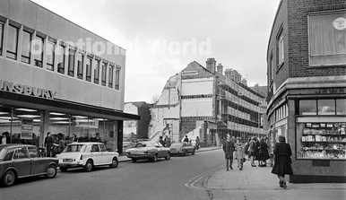39651106-Kettering, Northants Telegraph Retro, Kettering town centre ...