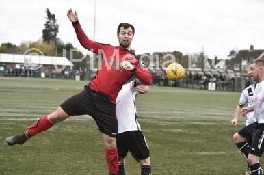 38537817-Netherton FC football action v Long Sutton at the Grange ...