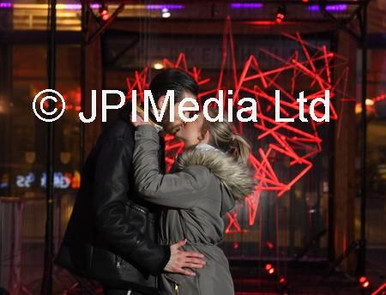 38531688-Photo Neil Cross Drew Noon and Anna Miller get romantic in ...
