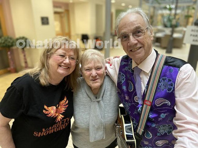 39658617-Linda and Brian Edmenson Phoenix with Fran Charnock centre ...