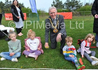 39411720-The Mayor of Sunderland Harry Truman left to right Darcey ...