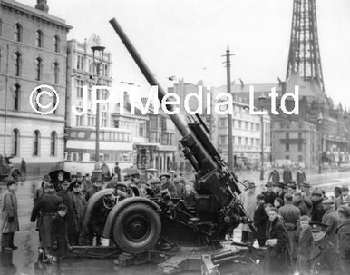38632752-Blackpool in wartime during World War II, images from the ...