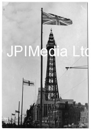 38632780-Blackpool in wartime during World War II, images from the ...