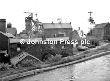 35264966-Bickershaw Colliery in 1964. - National World | Newsprints