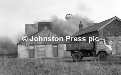35264974-RETRO 1963 Wigan Junction Colliery chimney demolition ...