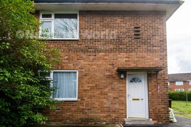 39665554-Fire at a first floor flat at Aberfield Gate, Belle Isle ...