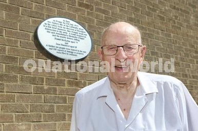 39482996-Geoffrey Woolley who was playing in the cricket match and saw ...